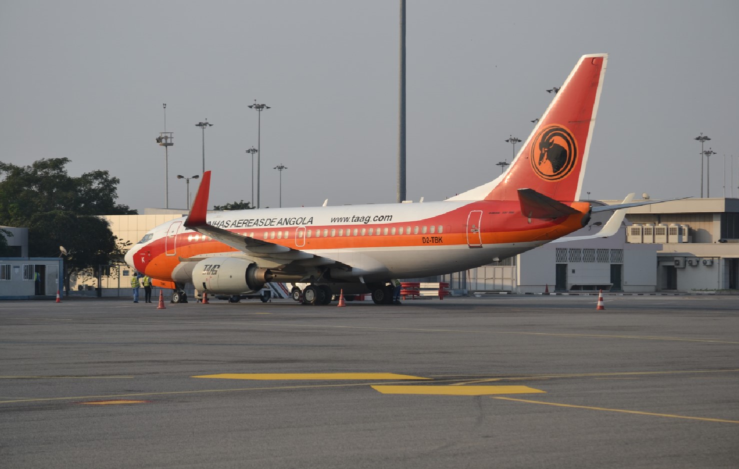 TAAG Angola Airlines celebra su primer año de operaciones en España ...